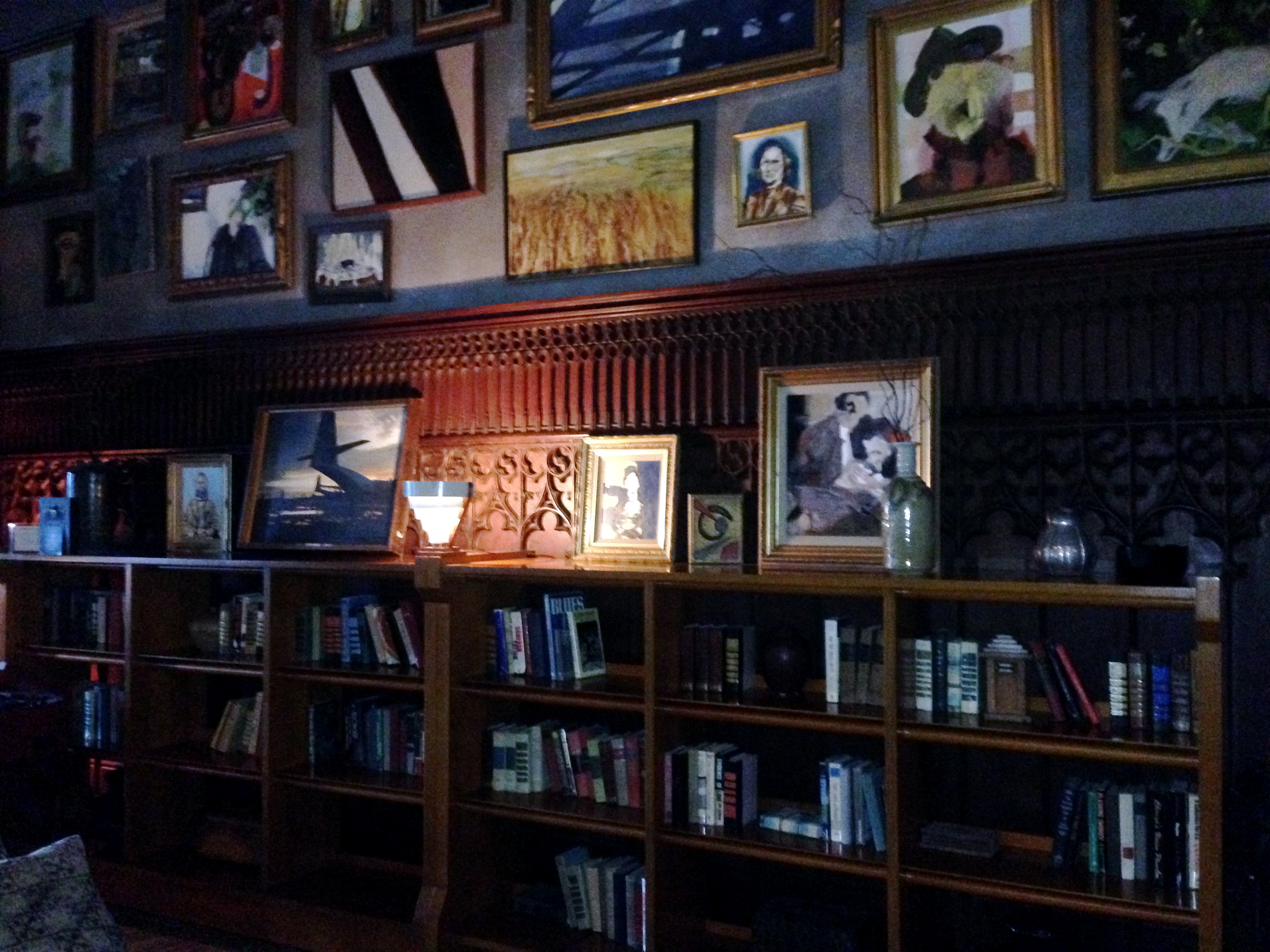 Bookish bars: 10 literary watering holes in Chicago - Lonely Planet